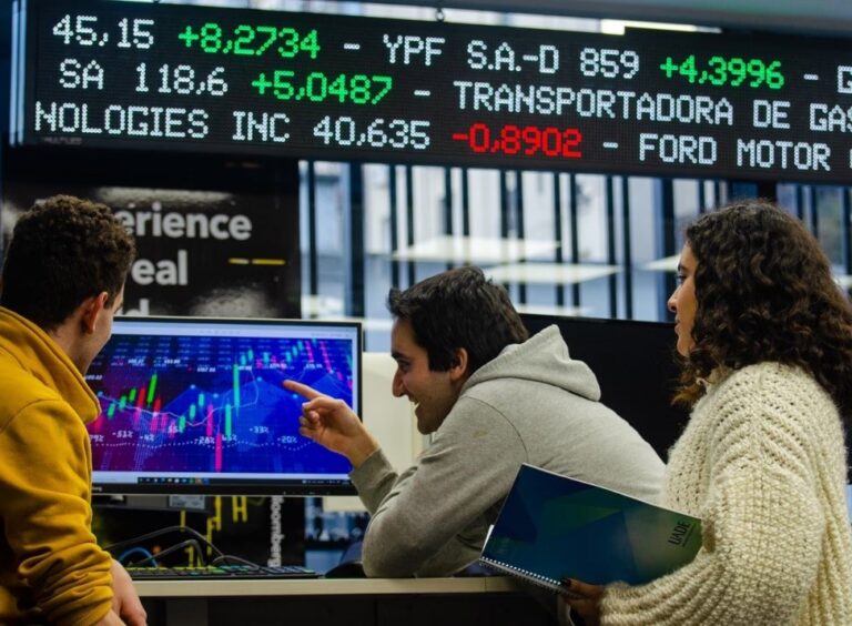 Estudiar Finanzas: Duración y Oportunidades | EEST1
